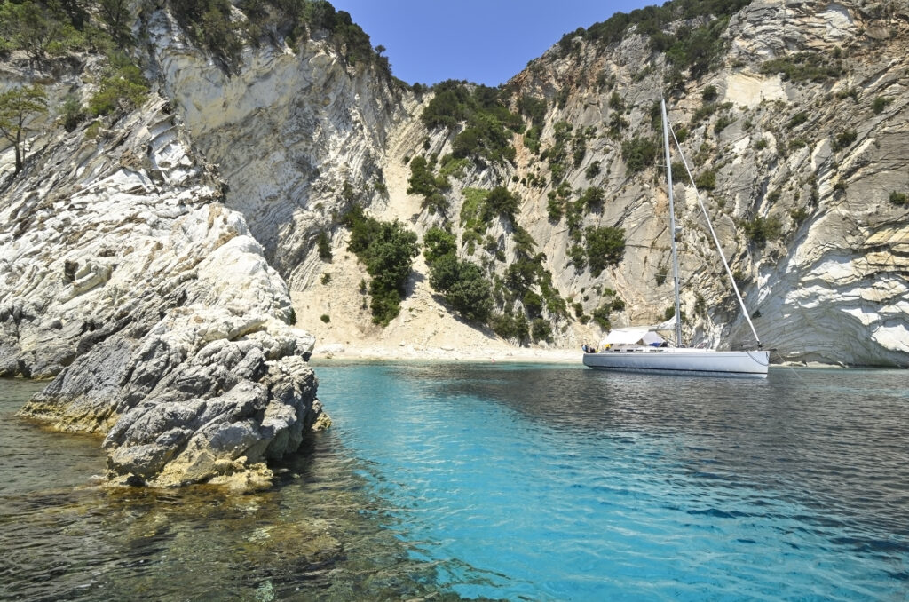 Atokos: the secret island of the Ionian Sea that is a yachts' paradise ...