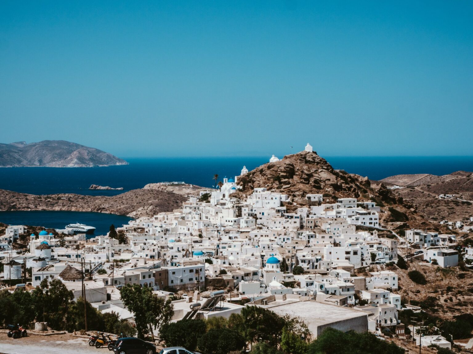 Ίος: Όλο το νησί μια χρυσή αμμουδιά | travel.gr