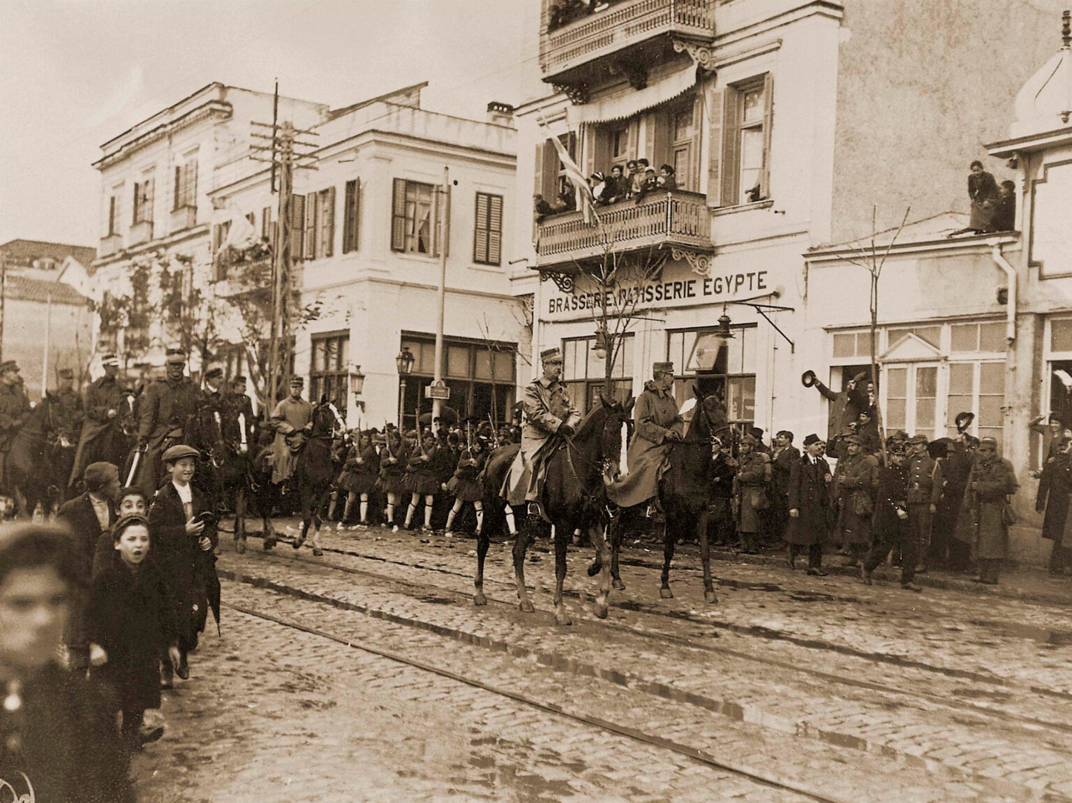 8 σπάνιες ιστορικές εικόνες από την απελευθέρωση της Θεσσαλονίκης, το ...