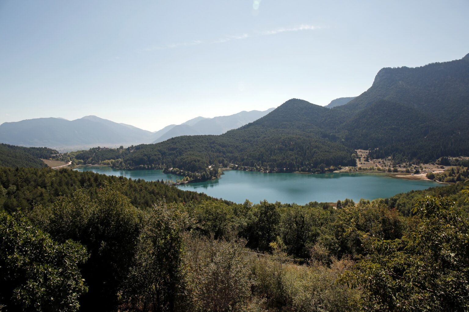 Λίμνη Δόξα εξερεύνηση ονειρεμένο τοπίο ορεινή Κορινθία | travel.gr