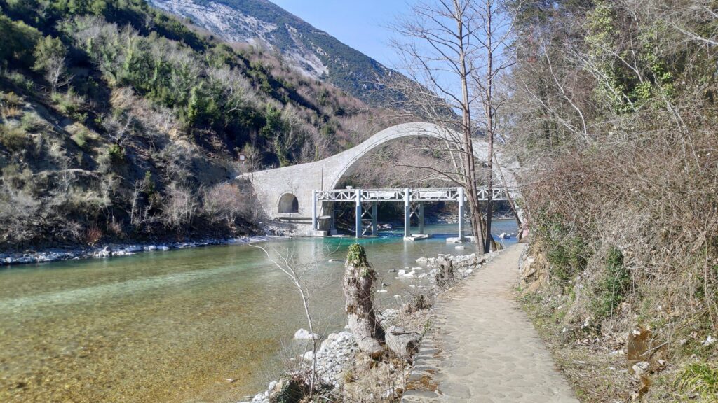 5 Greek bridges with a unique history | travel.gr