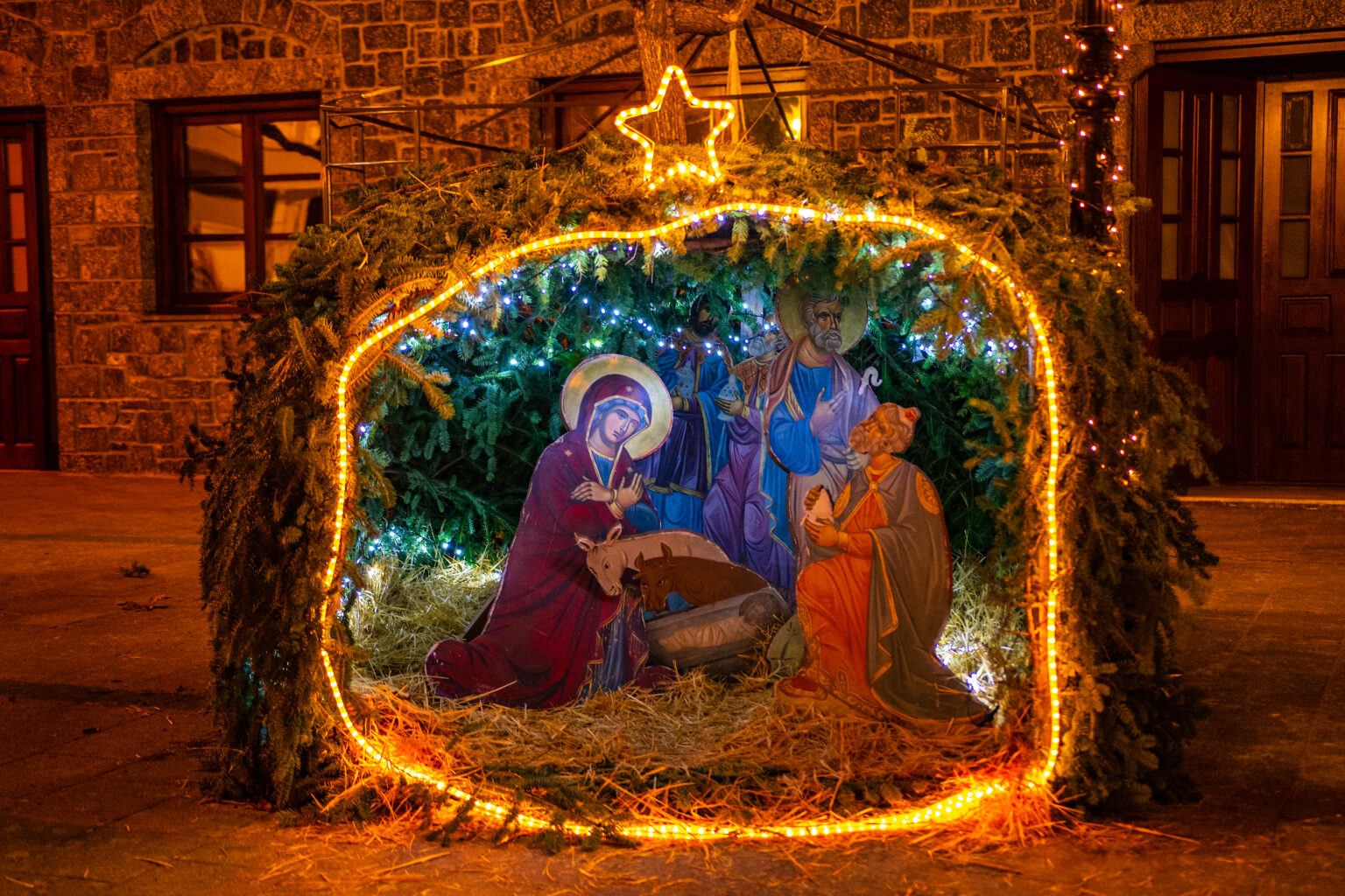 Χριστουγεννιάτικα και πρωτοχρονιάτικα έθιμα στην Ελλάδα| travel.gr