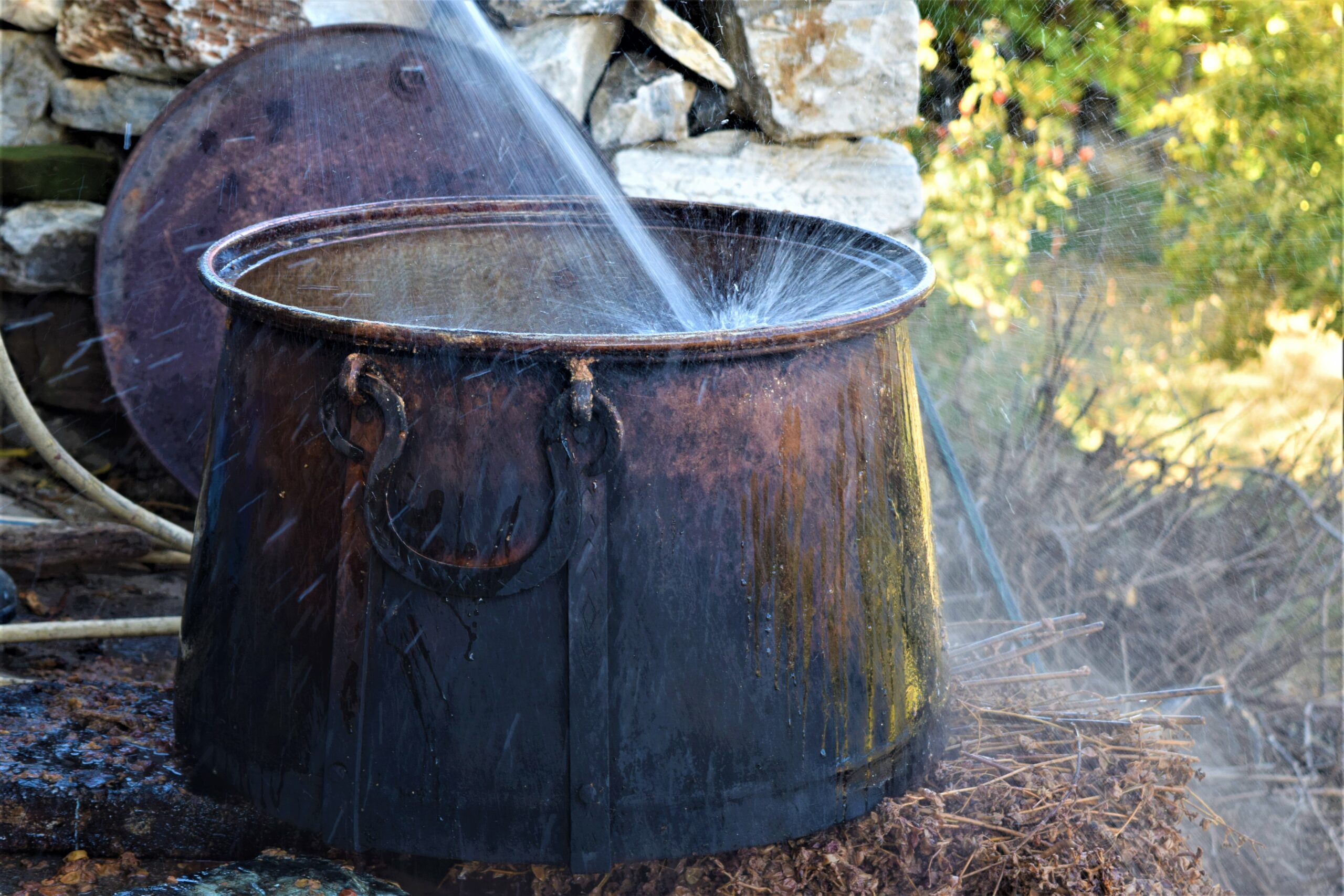 Καζανέματα: Τα καζάνια άναψαν και φέτος -Το έθιμο που ταξιδεύει από τη ...