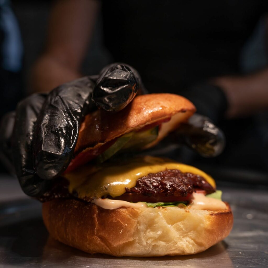 Tα καλύτερα μπέργκερ της Αθήνας -To street food που έγινε τέχνη| travel.gr