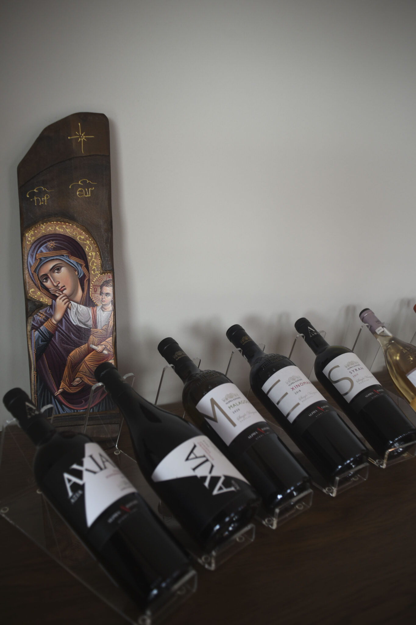 Two Greeks create one of the top 25 wines in the world | travel.gr