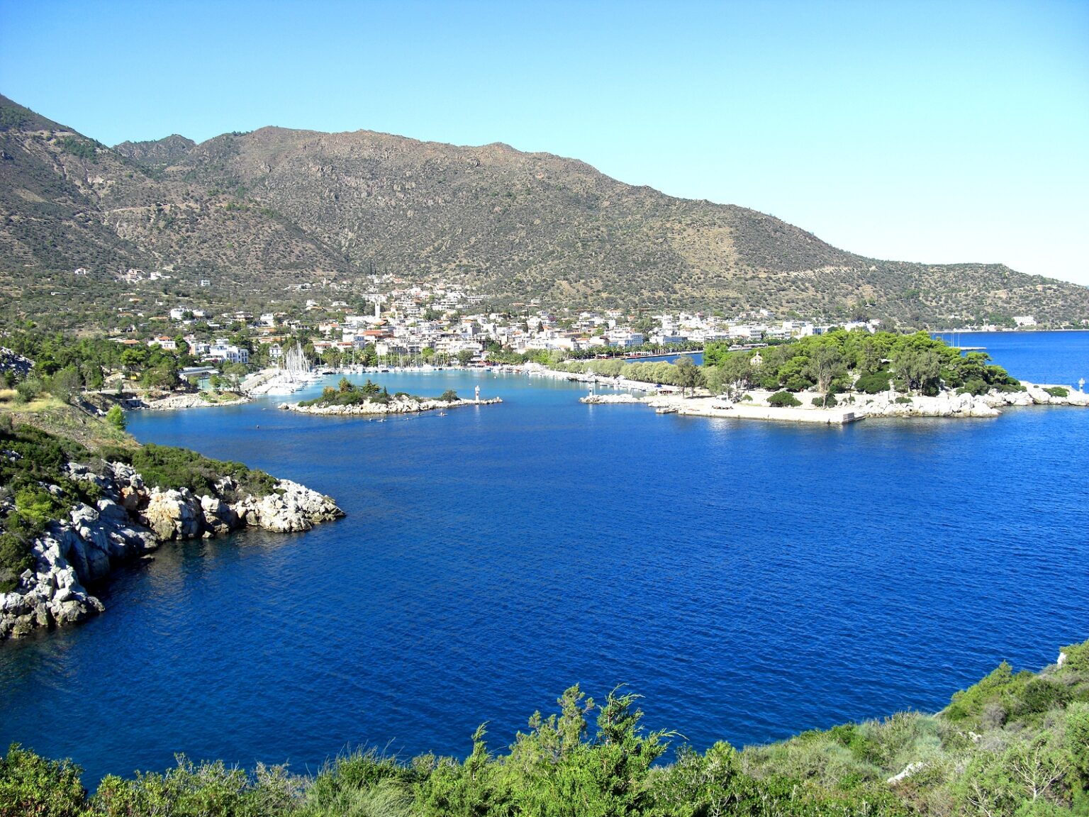 Methana a Volcano on the Eastern tip of the Peloponnese| travel.gr