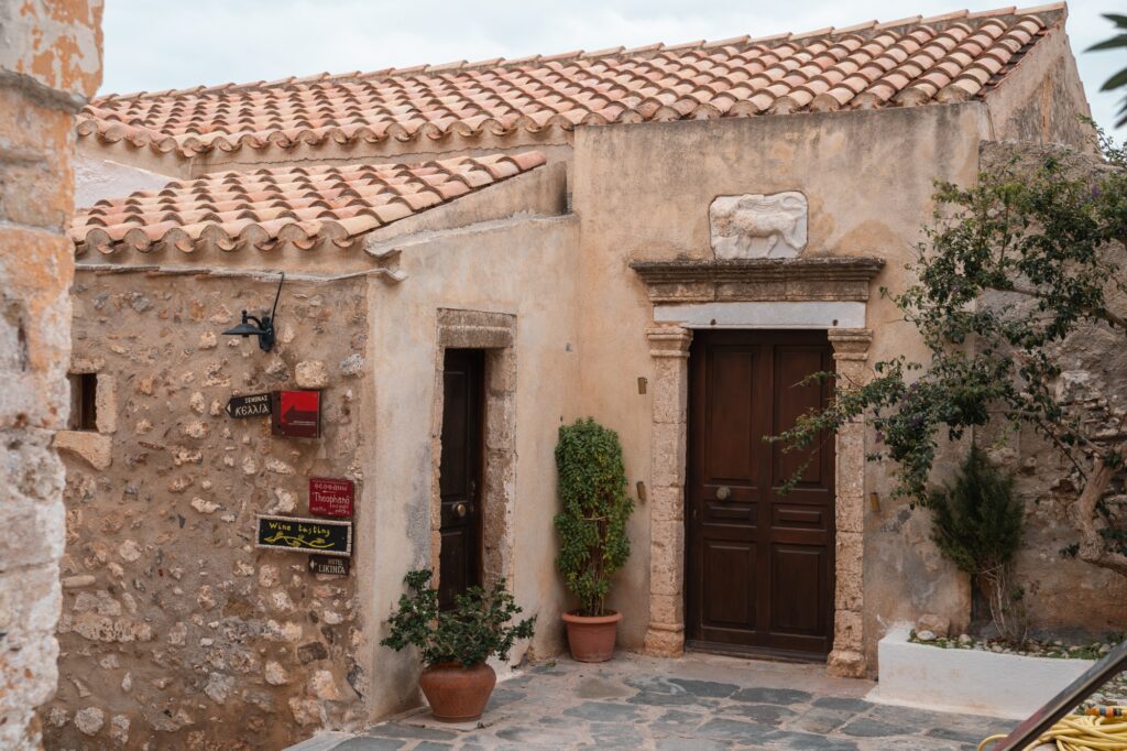 | travel.gr Μονεμβασιά: Πού θα μείνετε, τι θα φάτε πού θα πάτε