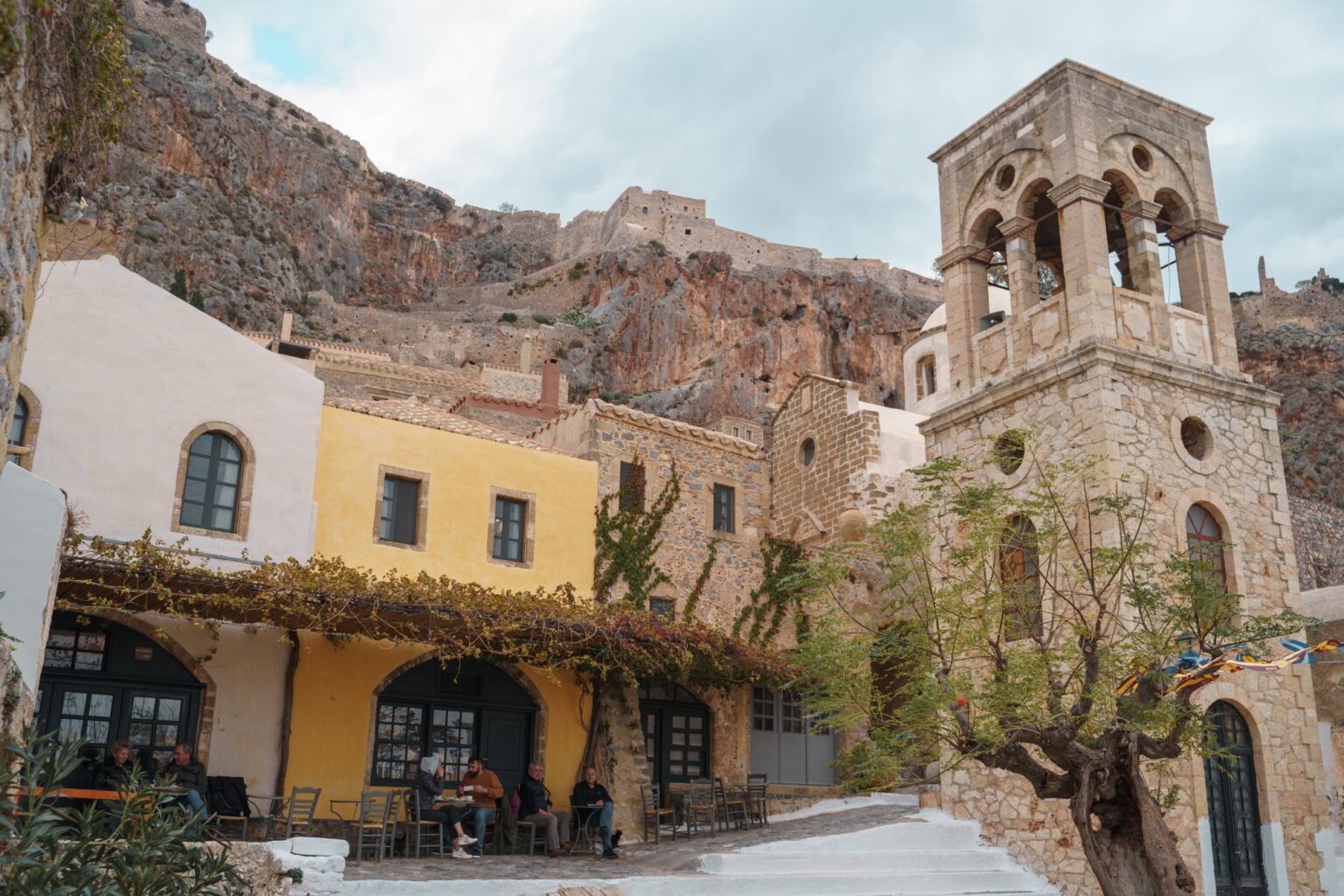 | travel.gr Μονεμβασιά: Πού θα μείνετε, τι θα φάτε πού θα πάτε