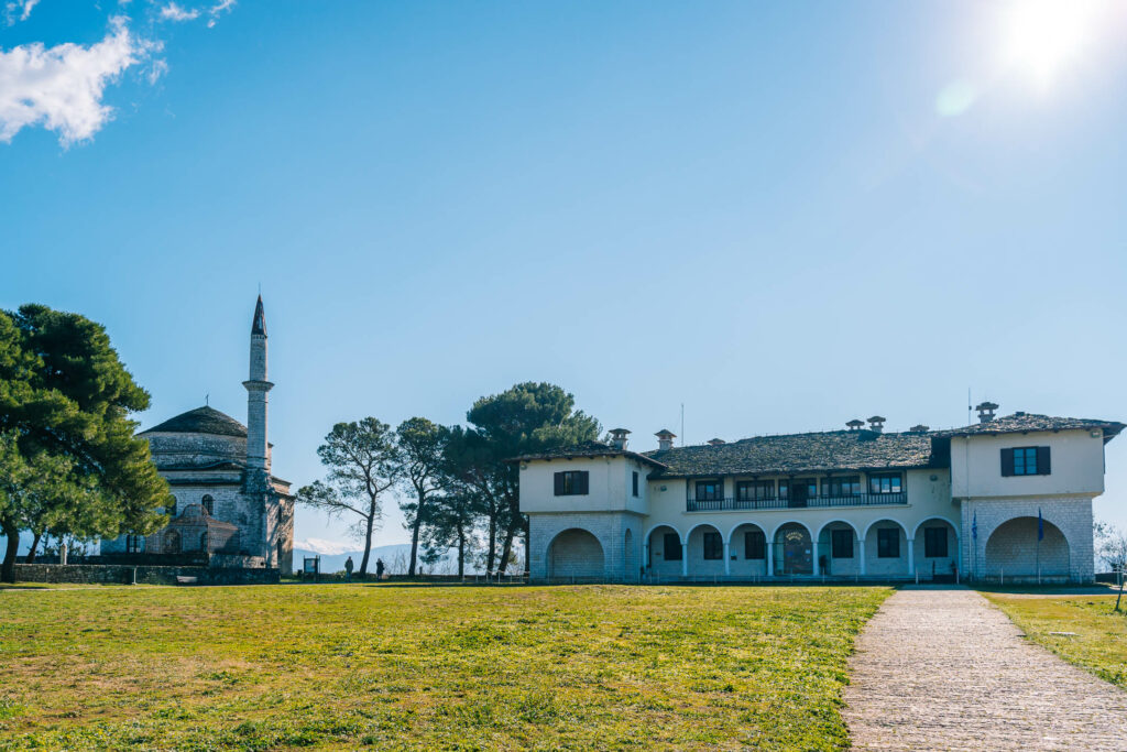 Βόλτα στο Κάστρο των Ιωαννίνων | travel.gr