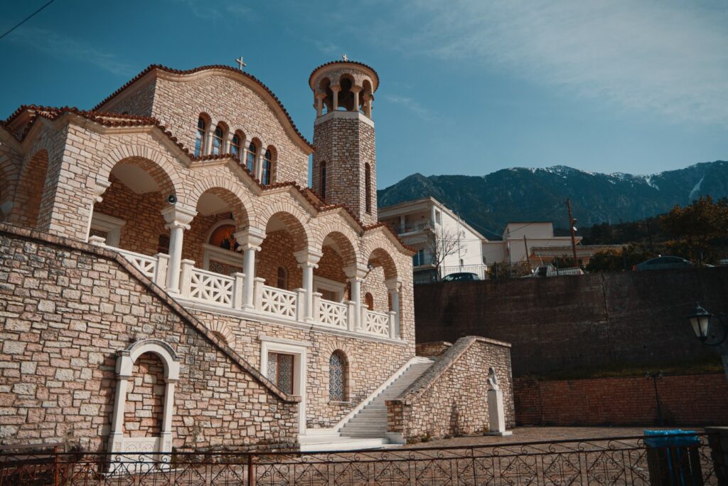 Παραμυθιά προορισμός-έκπληξη Θεσπρωτία μονοπάτια αρχαίο κάστρο ζωηρή ...