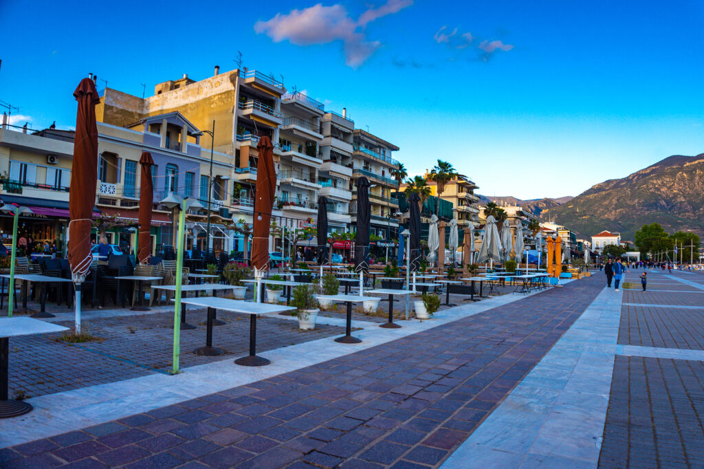 Καλαμάτα, Τζια, Χαλκίδα για τα επόμενα τριήμερα | travel.gr