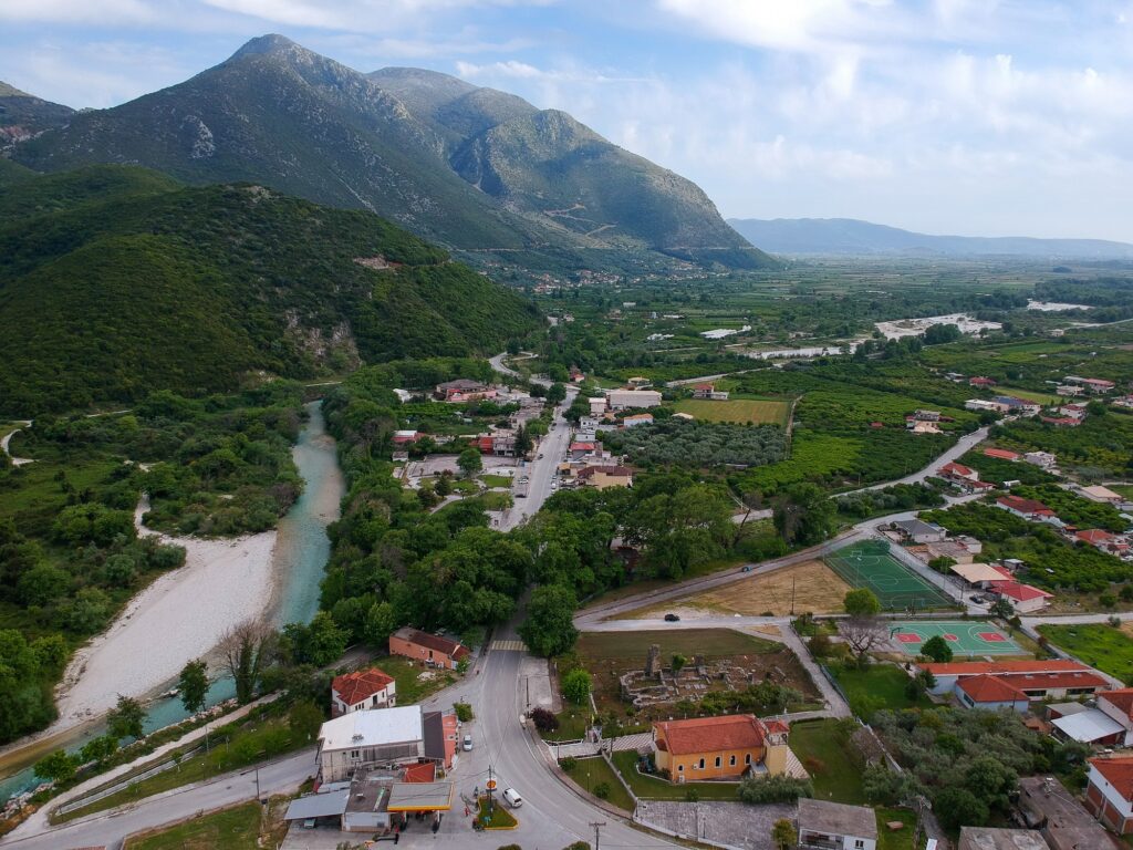 Γλυκή Θεσπρωτία μονοπάτια βουνίσια ομορφιά δάση πλατάνια rafting ...