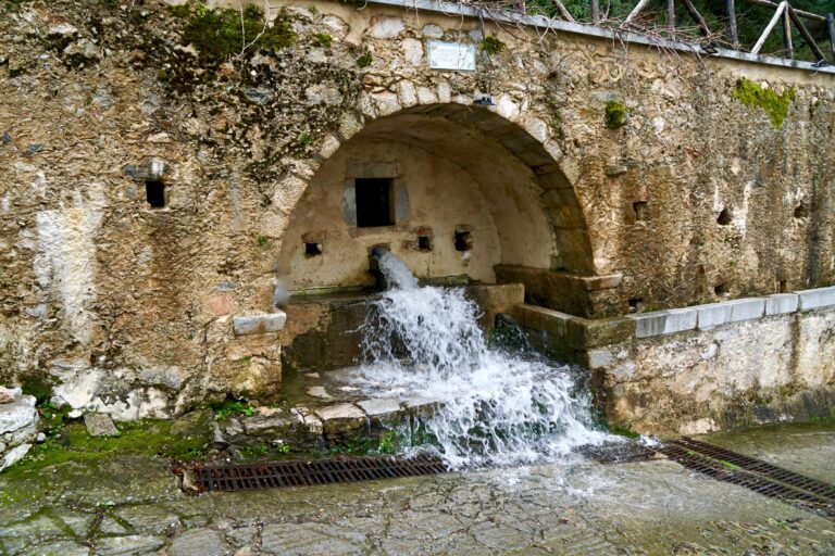 Κράσι ελληνικό χωριό με γηραιότερο πλάτανο κόσμου | travel.gr