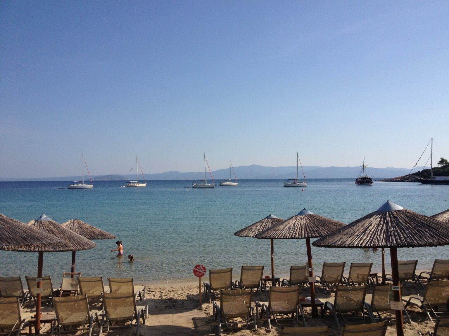 Παλιούρι Χαλκιδική χρυσαφένιες αμμουδιές ανθισμένα μονοπάτια φημισμένο ...