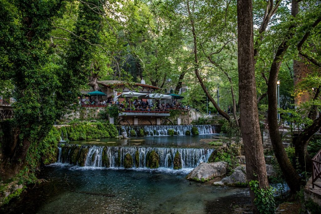 4 γιορτινές μονοήμερες κοντά στην Αθήνα| travel.gr