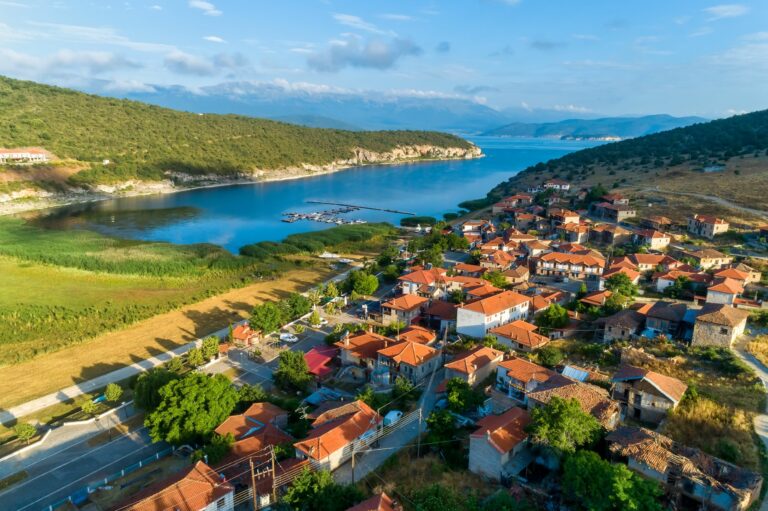 10 εμπειρίες που θα σας «απογειώνουν» στις Πρέσπες | travel.gr