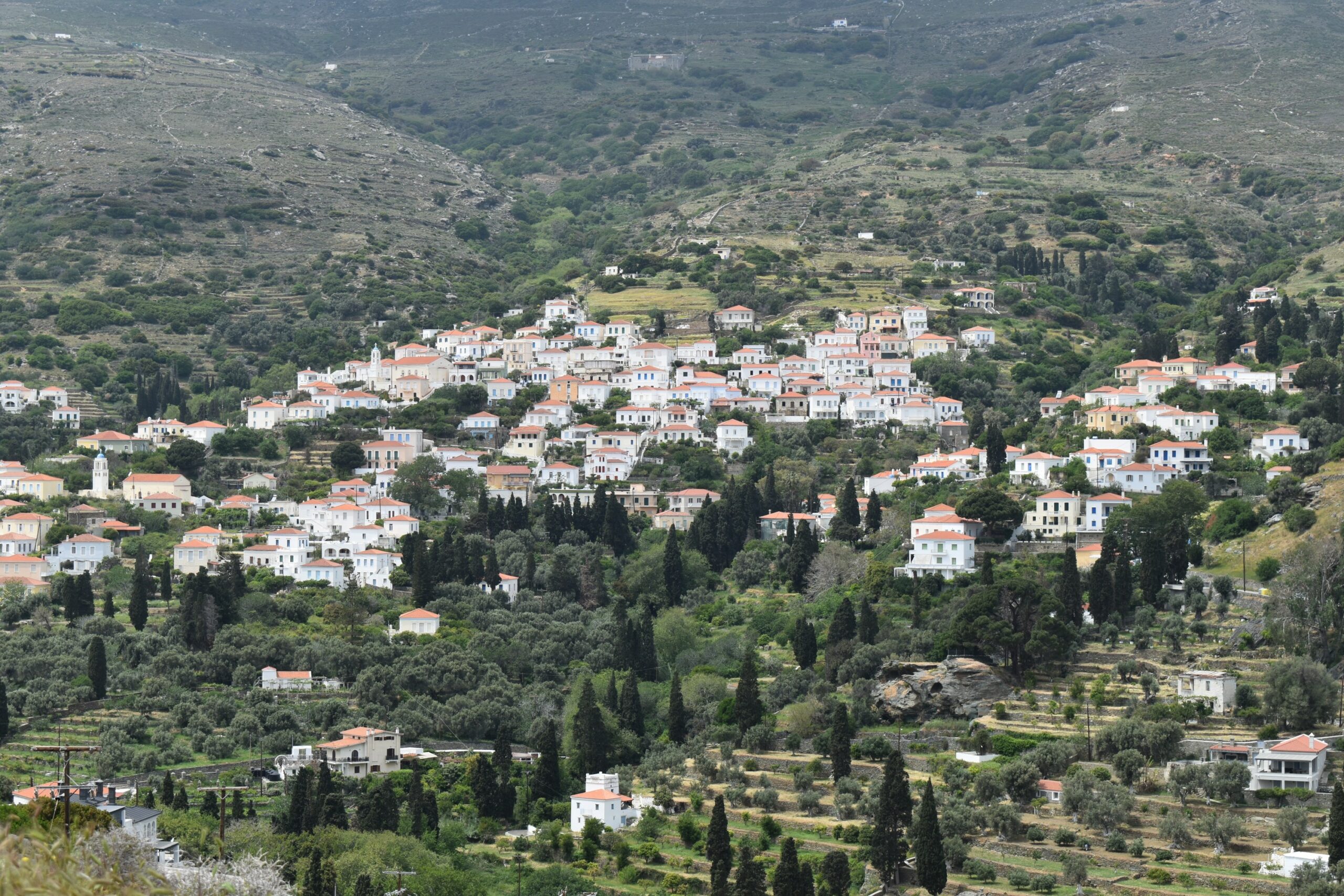 5 καταπράσινες εξορμήσεις πολύ κοντά στη Χώρα της Άνδρο | travel.gr