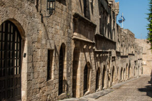 Explore the Old Town of Rhodes Island, Greece| travel.gr