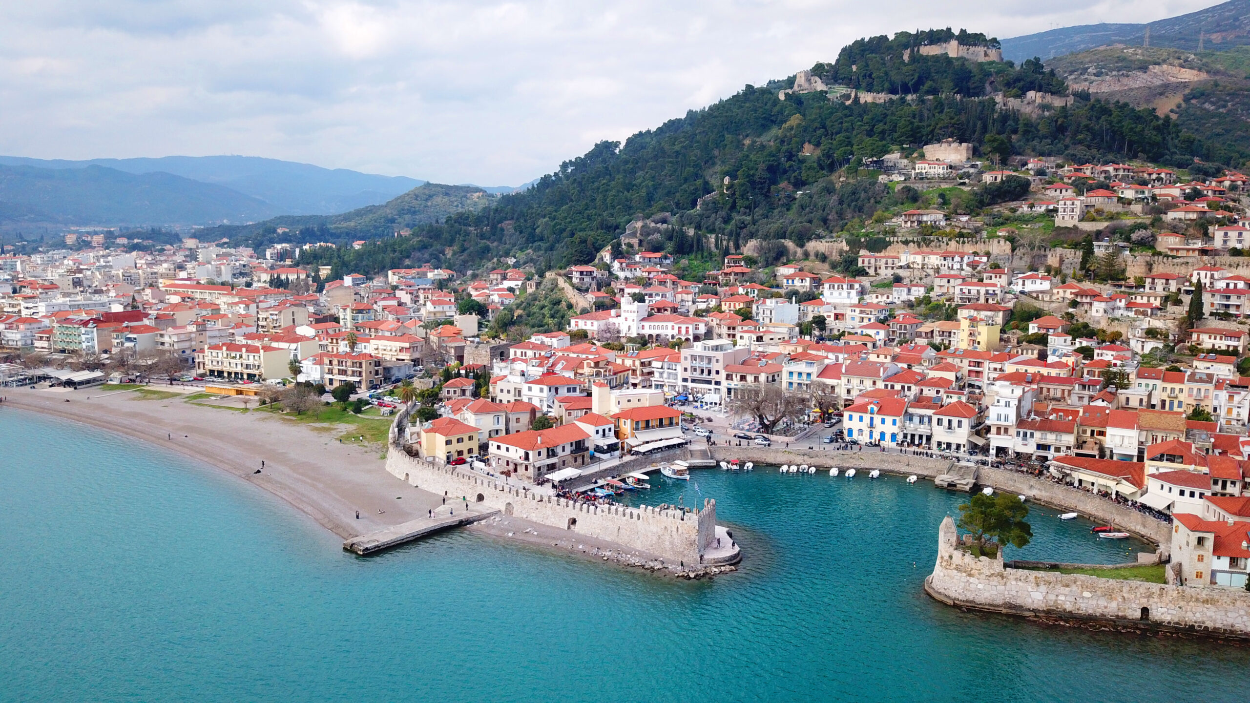 Ναύπακτος καλύτερα εστιατόρια πιάτα τοπική γαστρονομία | travel.gr