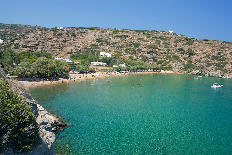 Η αυθεντική ομορφιά της Σίφνου | travel.gr