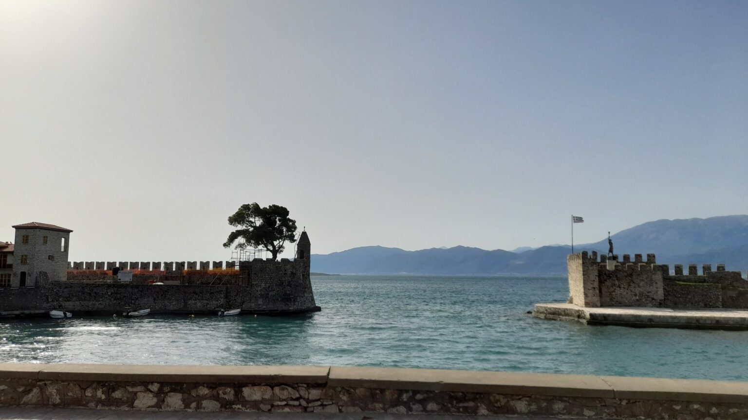 Ναύπακτος: Όμορφες παραλίες, διασκέδαση, πράσινο, ιστορία| travel.gr