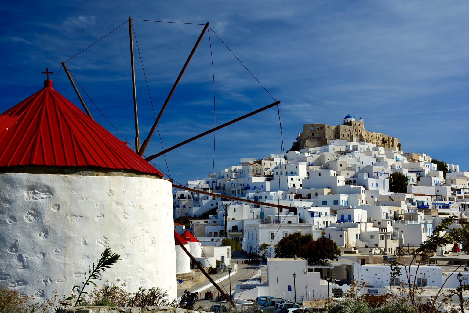 Αστυπάλαια: Η «πεταλούδα του Αιγαίου» με την άγρια ομορφιά | travel.gr