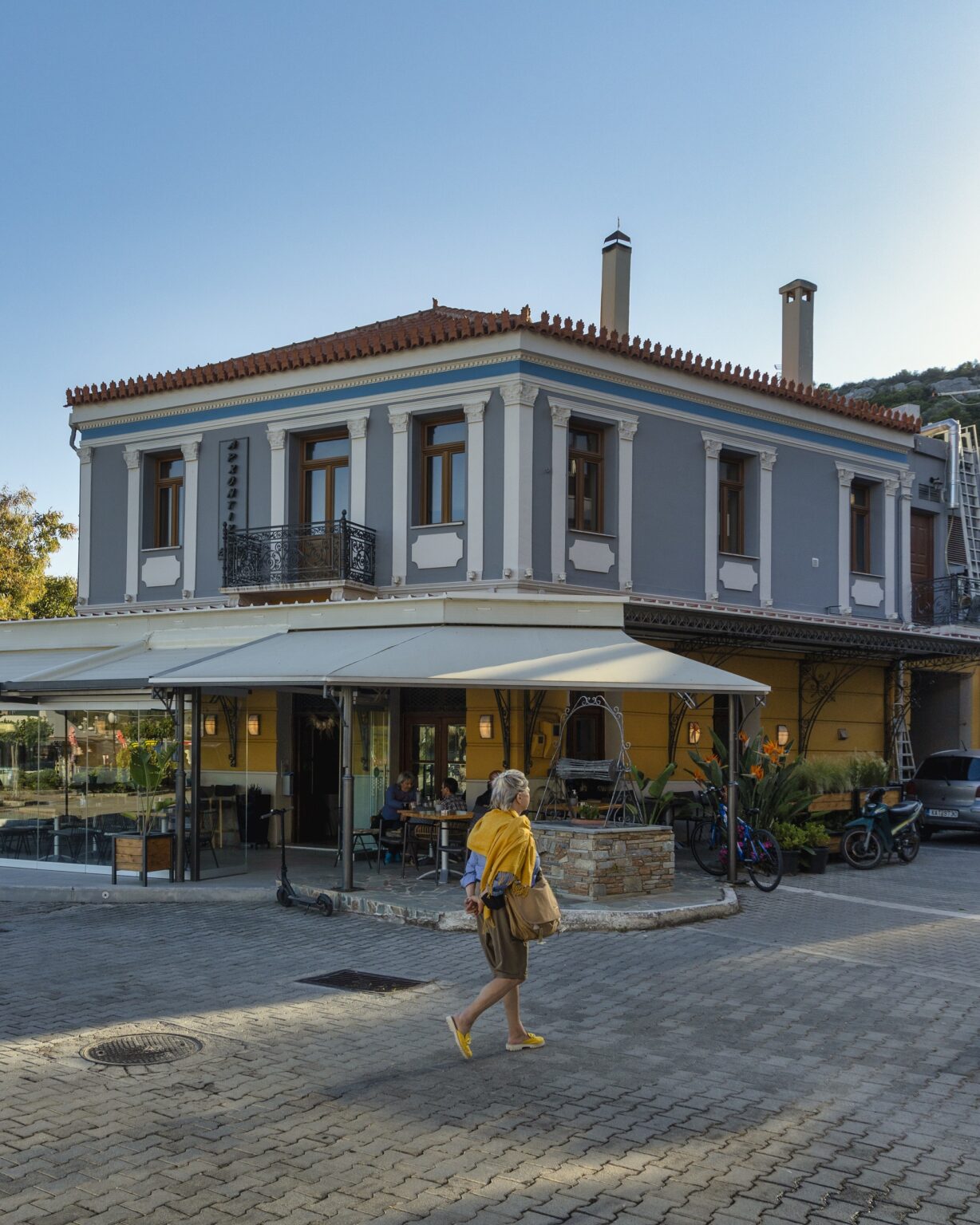 Αλιβέρι Εύβοια βιομηχανικές μνήμες χωριά καταγάλανες ακτές | travel.gr