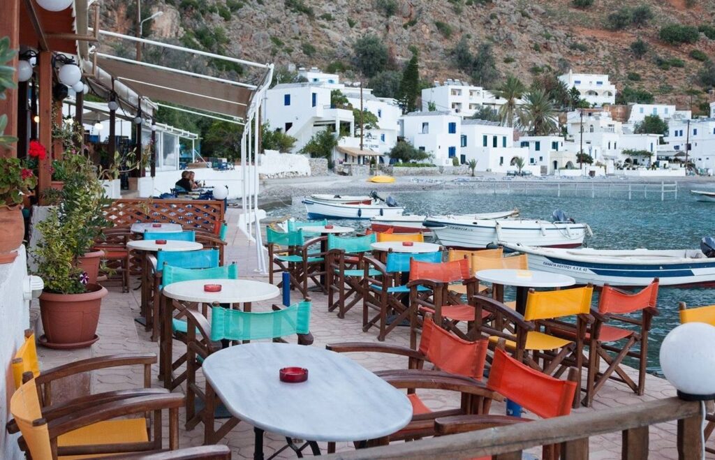 Λουτρό ψαροχώρι Κρήτη μόνο καραβάκι πεζοπορώντας | travel.gr