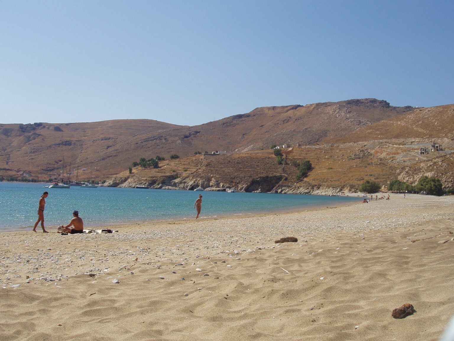 Σέριφος «κρυμμένο» πετράδι Αιγαίου μοσχοβολάει καλοκαίρι | travel.gr