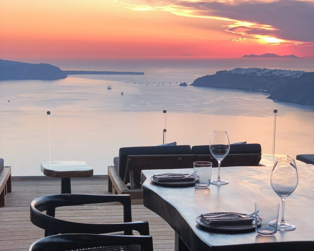 Vezené Santorini –Ανοιχτή Φωτιά στο νησί του ηφαιστείου| travel.gr