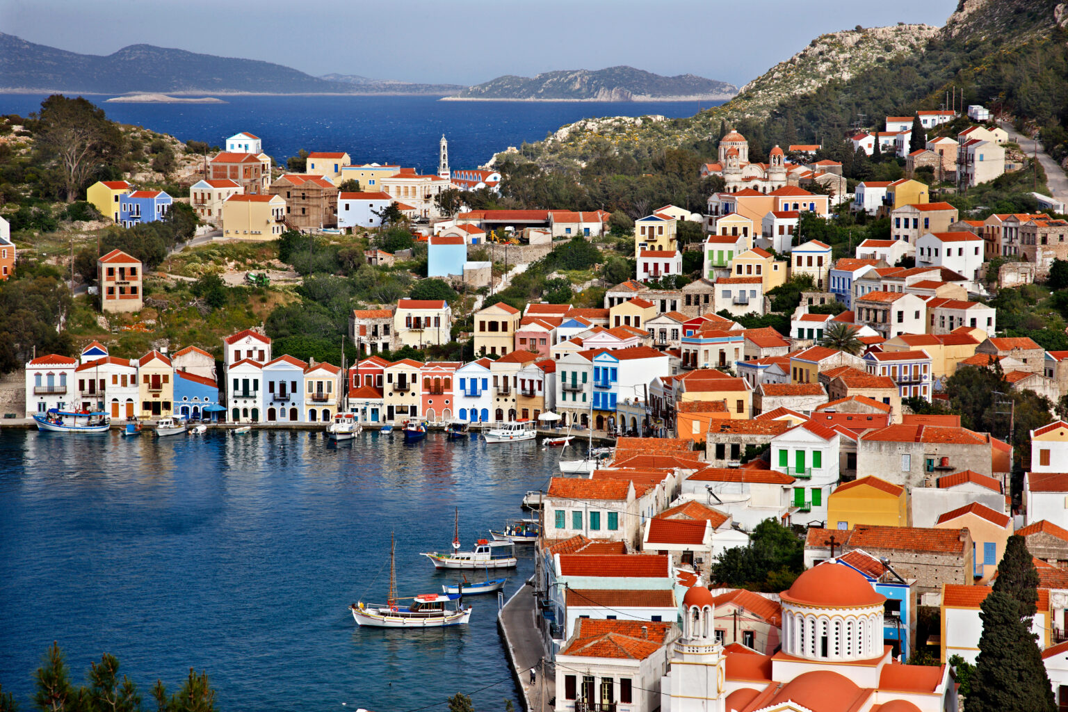 Καστελόριζο, το κοσμοπολίτικο νησί των Δωδεκανήσων μοιάζει με καρτ ...