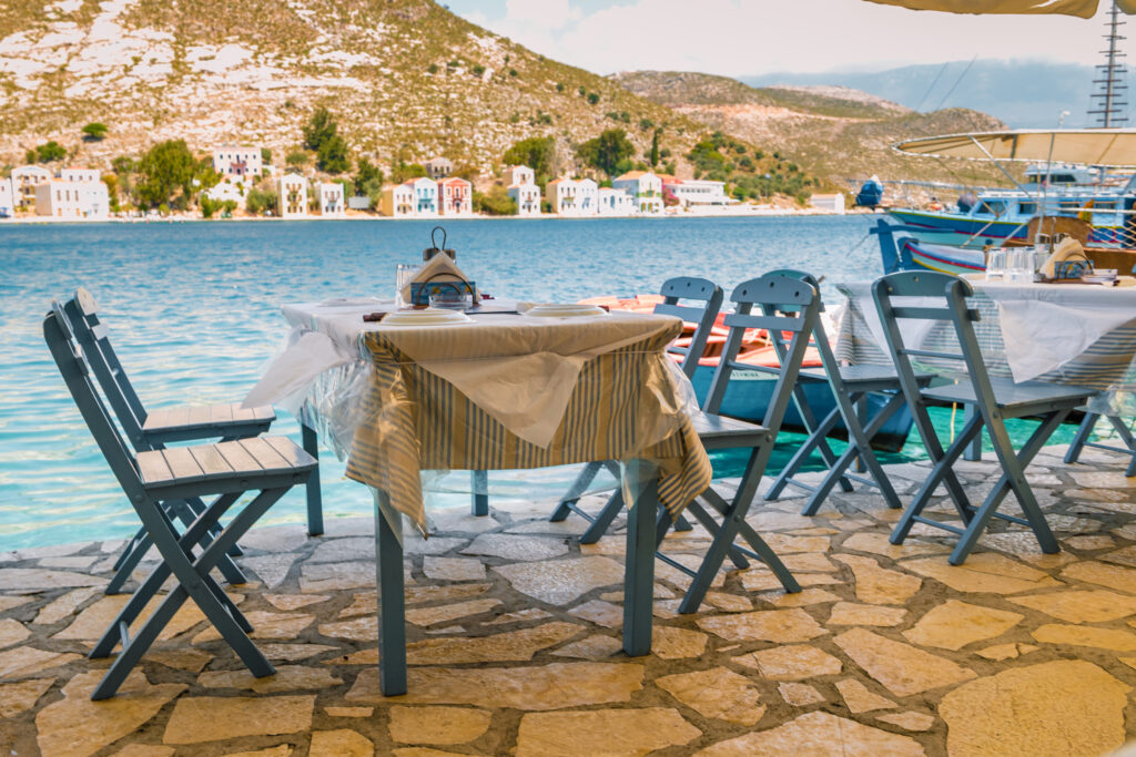 Καστελόριζο, το κοσμοπολίτικο νησί των Δωδεκανήσων μοιάζει με καρτ ...