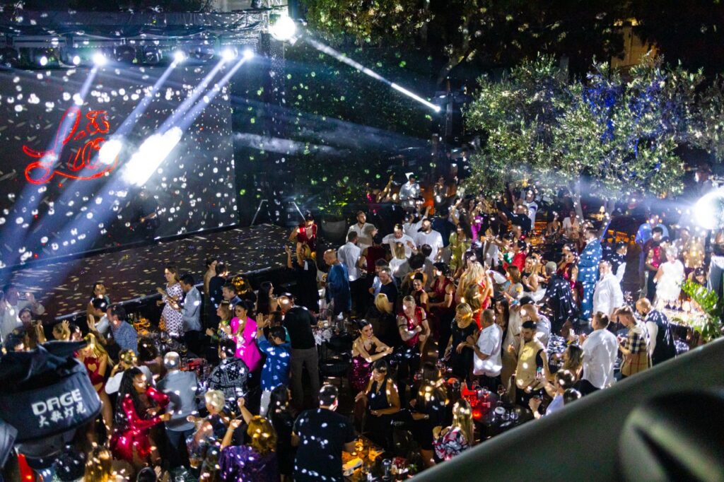 Lío, το πιο glamorous cabaret club του κόσμου είναι στη Μύκονο | travel.gr