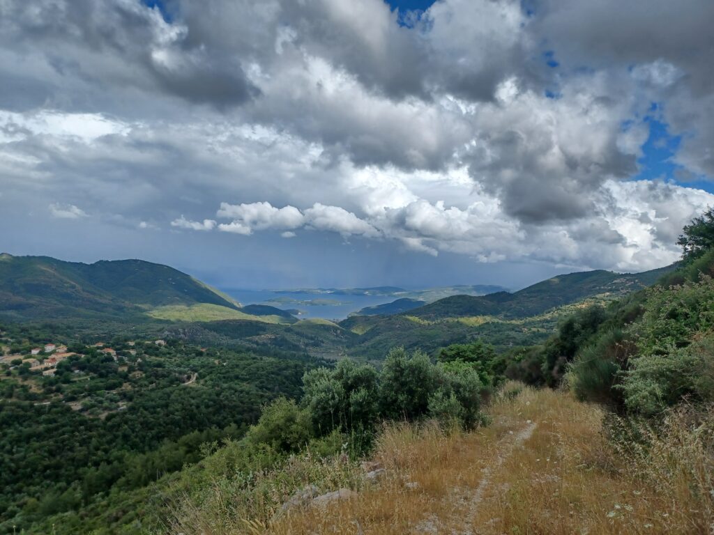 Η άγνωστη, πανέμορφη πλευρά της Λευκάδας - Ο Κωνσταντίνος Κάππας μας ...
