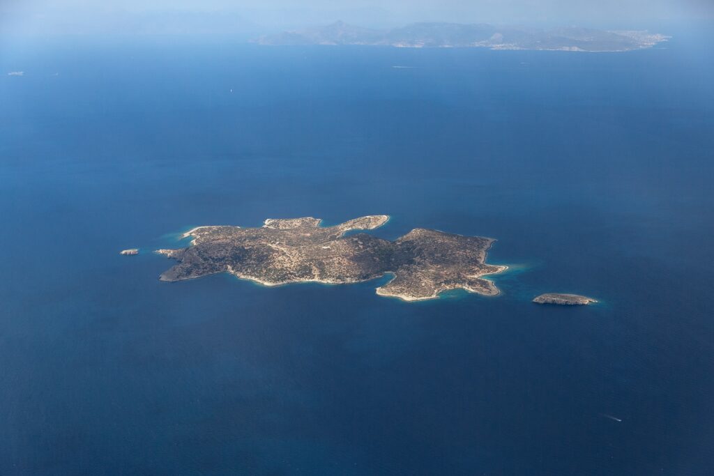 Φλέβες «νησί των ΟΥΚάδων» άγνωστη παραλία υπέροχο βυθό | travel.gr