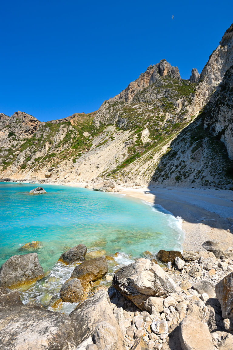 Οι μικροί, αυθεντικοί παράδεισοι της Ελλάδας | travel.gr