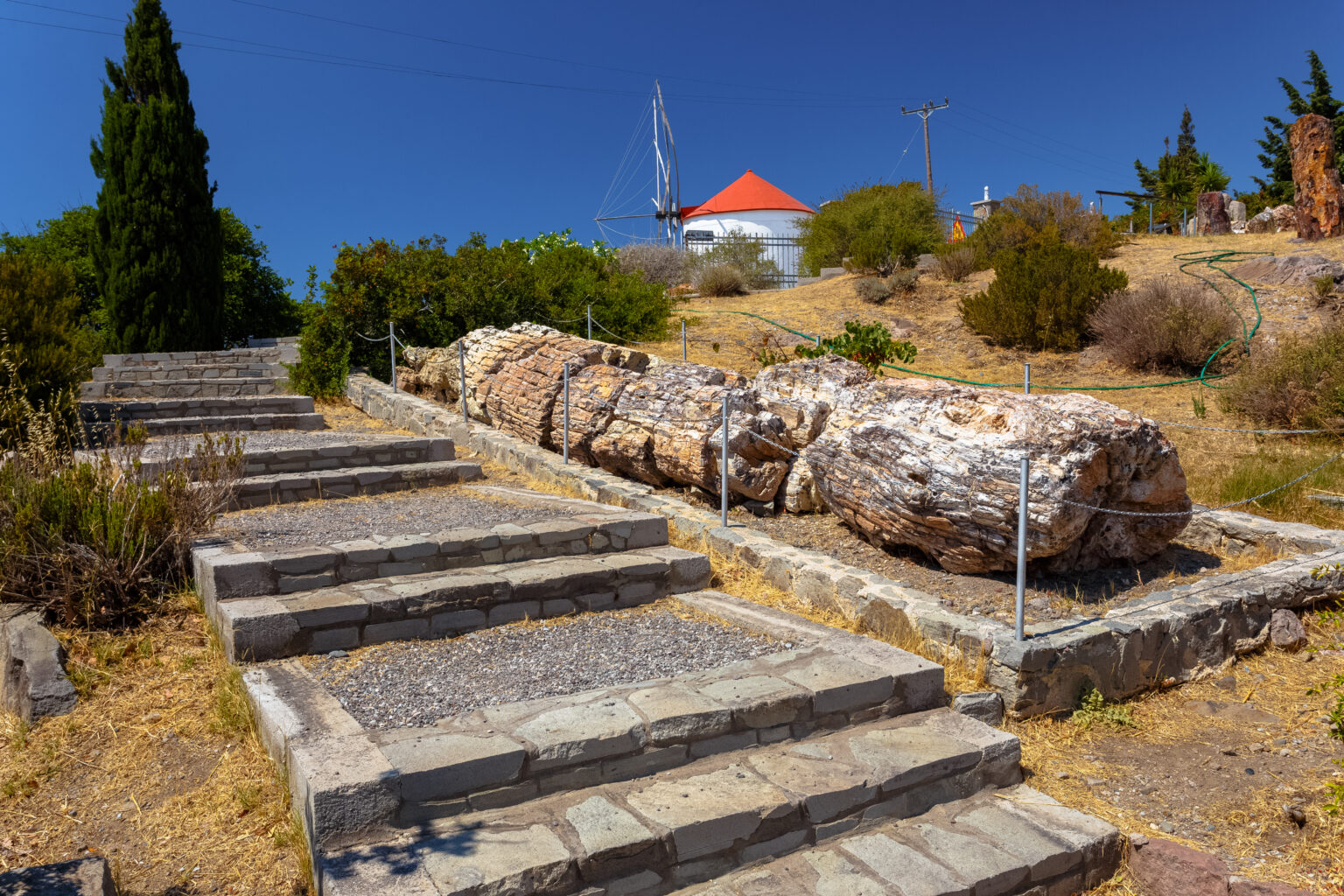 Bατερά: H απέραντη και πεντακάθαρη παραλία της Λέσβου| travel.gr