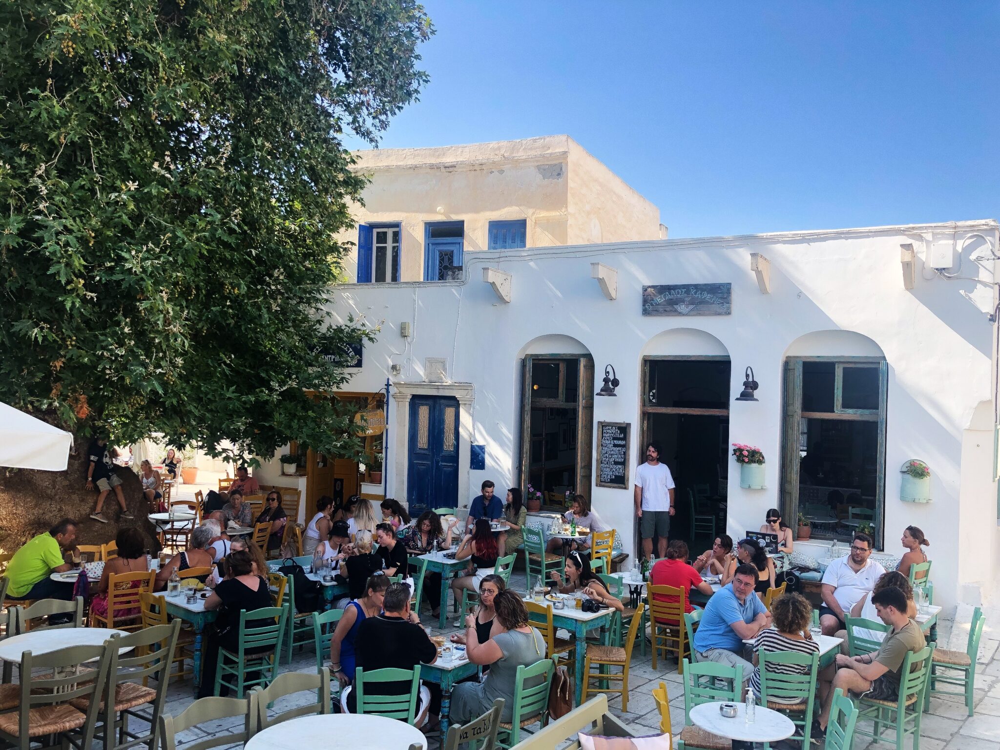 4 κορυφαία μαγαζιά με γλυκές γεύσεις στην Τήνο| travel.gr