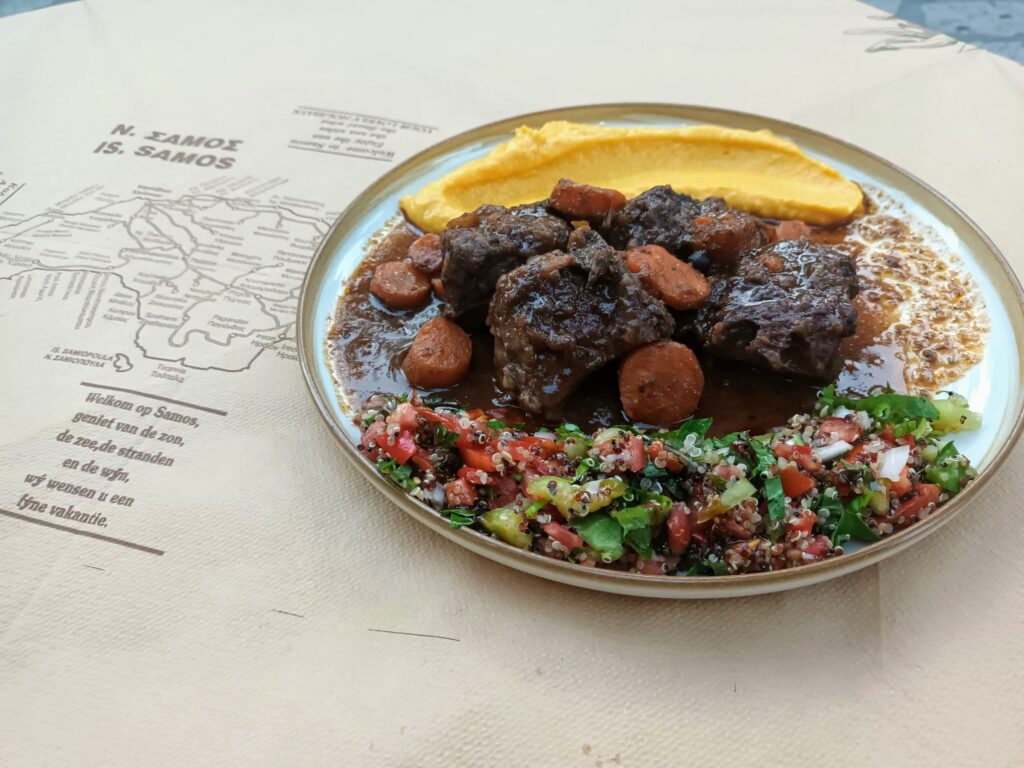 Η γαστρονομική παράδοση που γίνεται (και) gourmet στην Σάμο | travel.gr