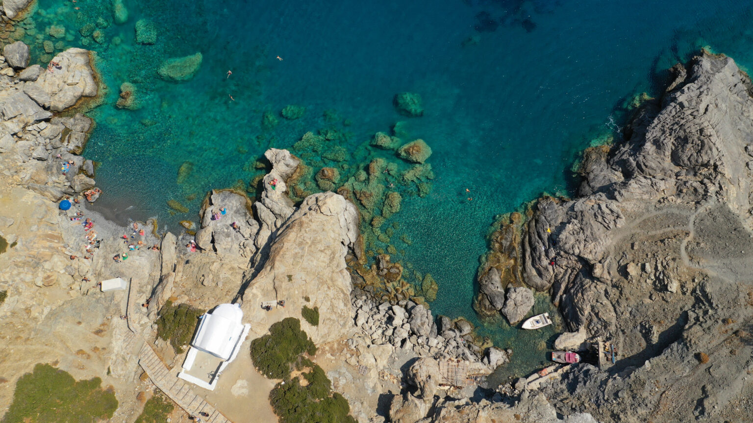 Ένας πλήρης ταξιδιωτικός οδηγός για την Αμοργό 2024 | travel.gr