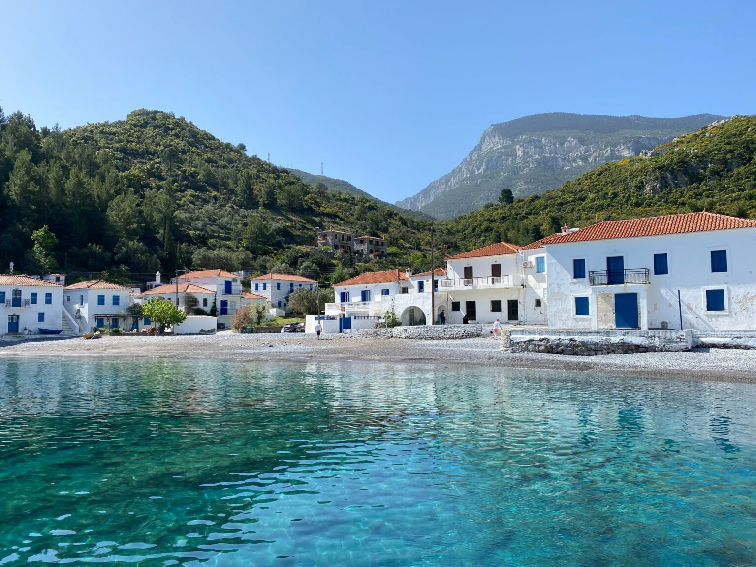 Kyparissi Unpretentious seaside jewel of the Lakonia area | travel.gr