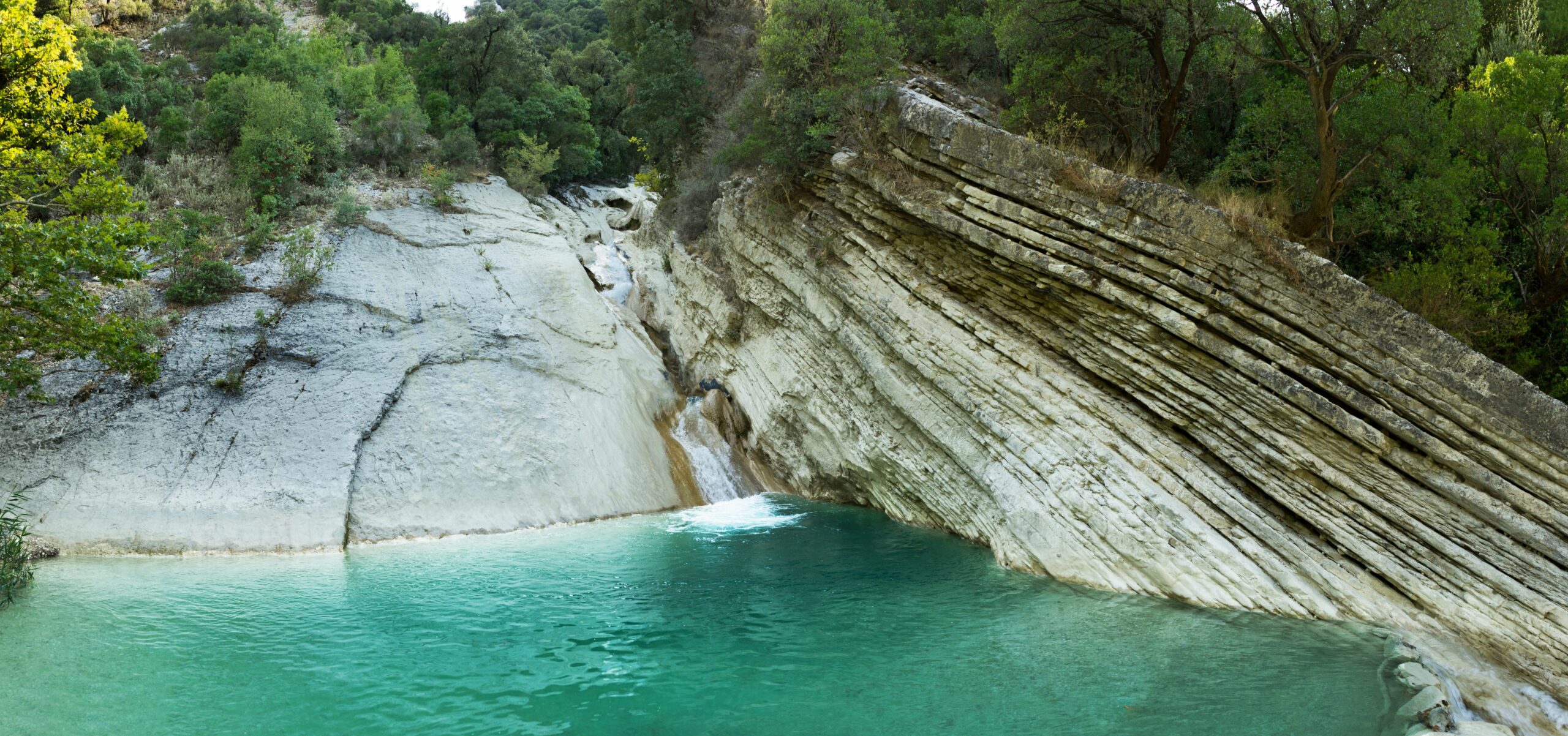 Καταρράκτες Τρύφου Κρυστάλλινες βουτιές σε τιρκουάζ νερά στην ...