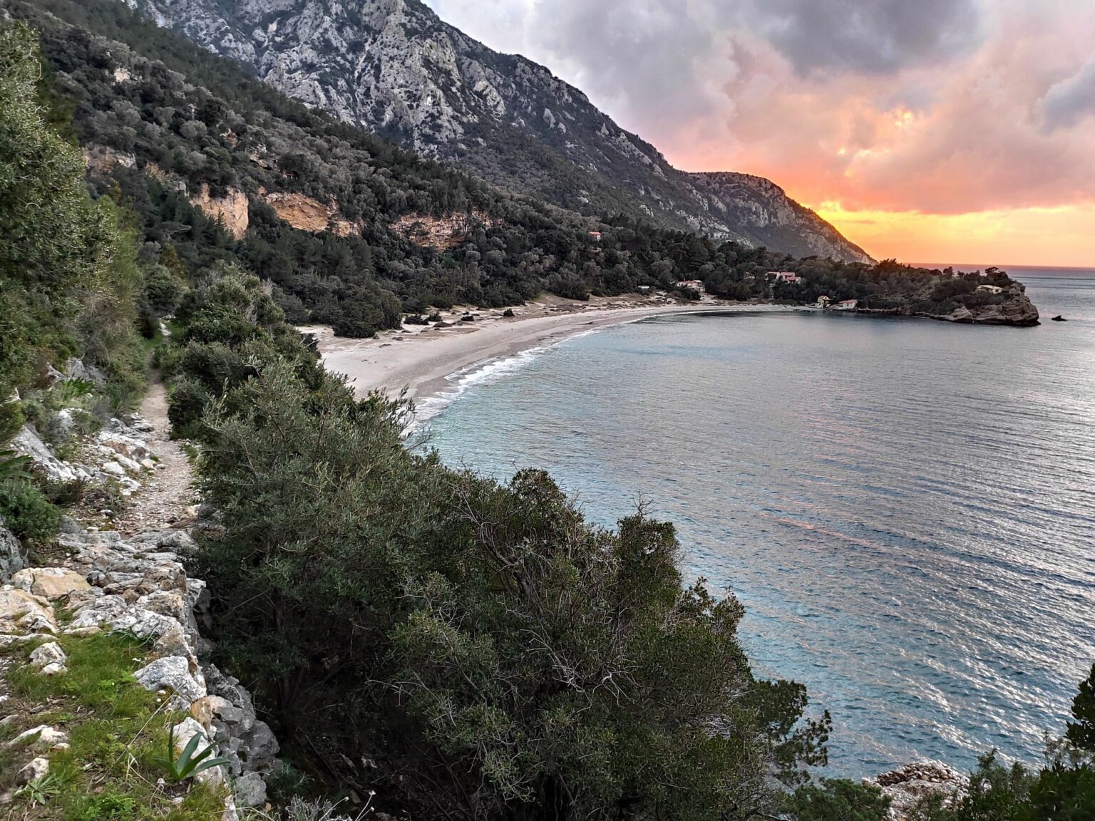 Τα μονοπάτια της Σάμου -Οι τοπ διαδρομές | travel.gr