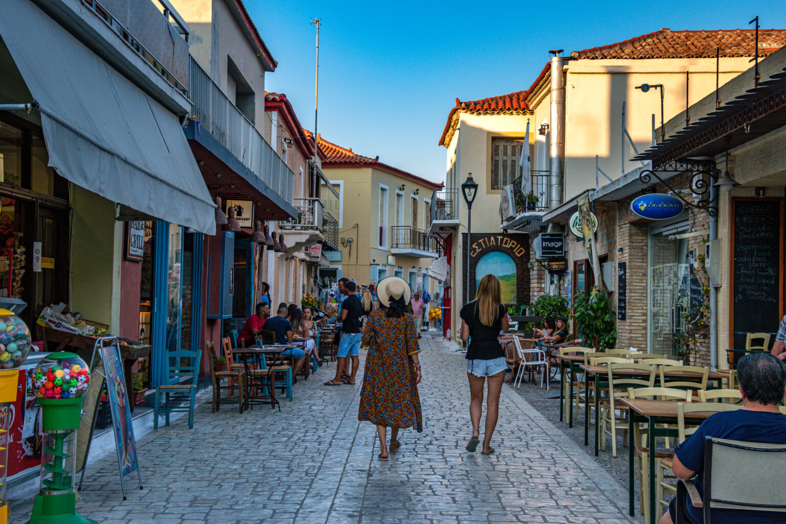 Finikounda: Beautiful seaside settings| travel.gr