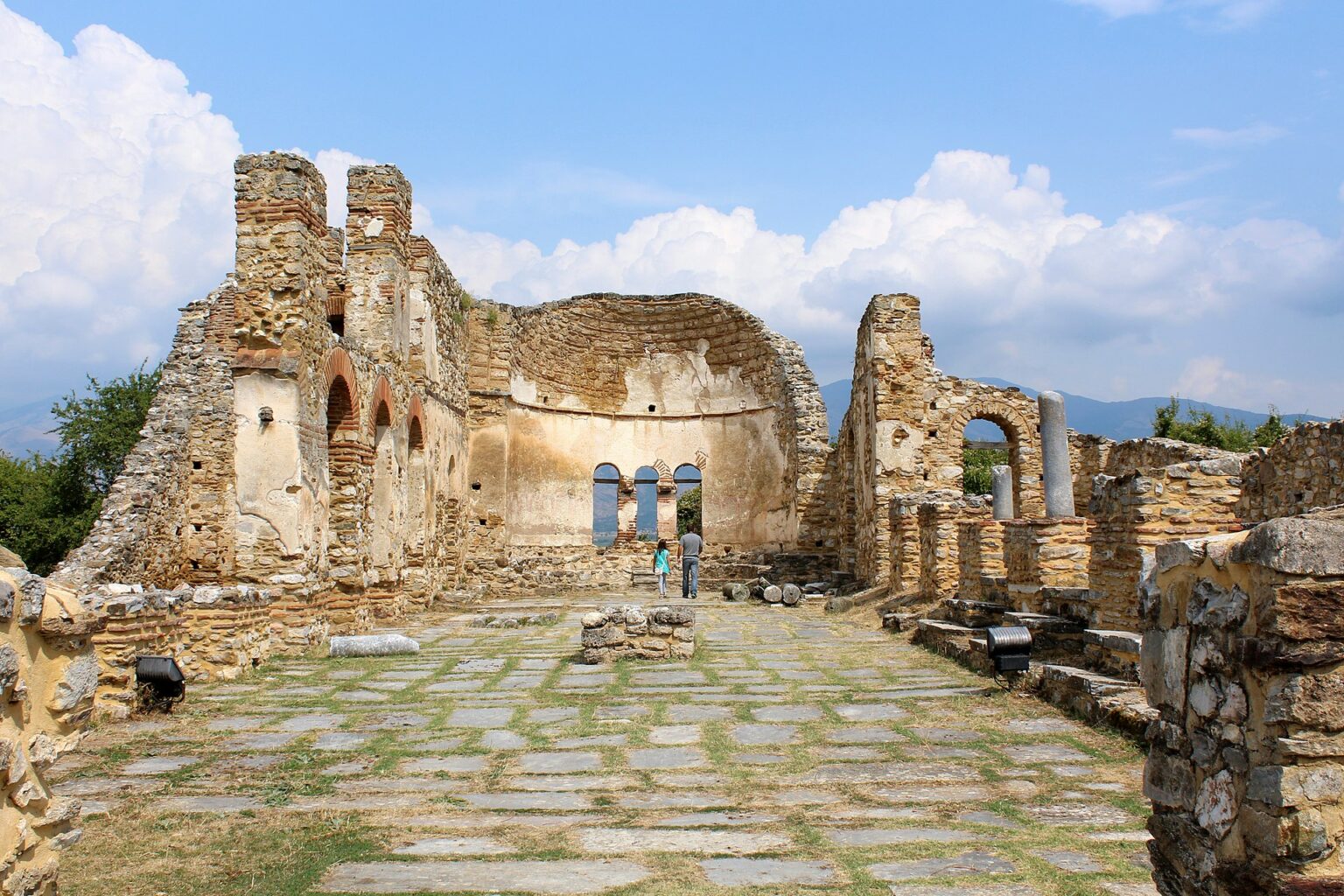Εξερευνώντας τον Άγιο Αχίλλειο στην Μικρή Πρέσπα - 21 κάτοικοι, κανένα ...