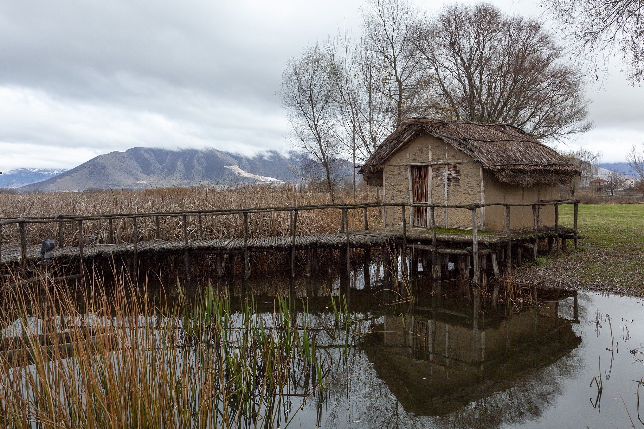 Dispilio: Prehistoric everyday life recreated in northern Greece ...