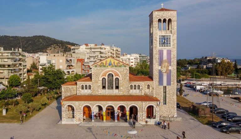 Στην εσπλανάδα του Παγασητικού | travel.gr