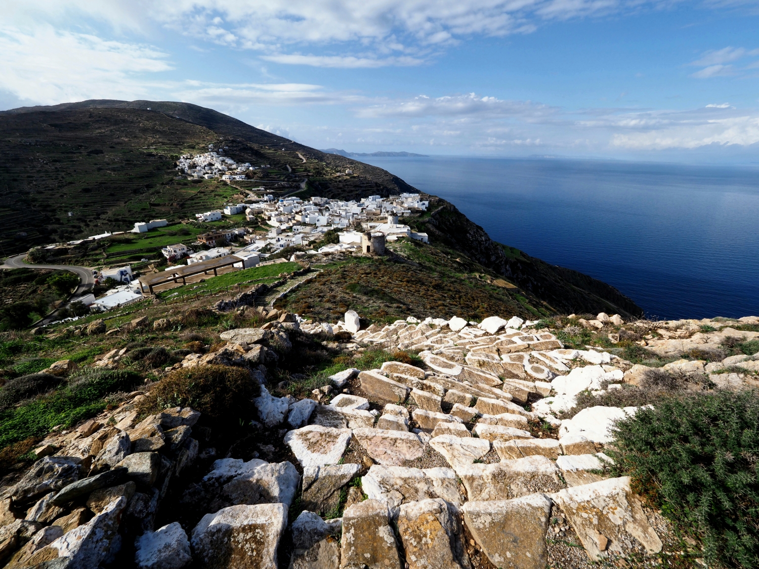 Το εκκλησάκι του Ελύτη στη Σίκινο | travel.gr