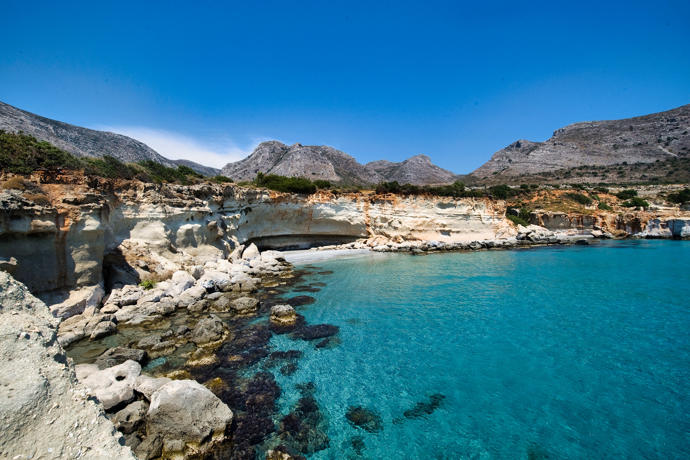 Vatika, a Wondrous Petrified Palm Forest| travel.gr