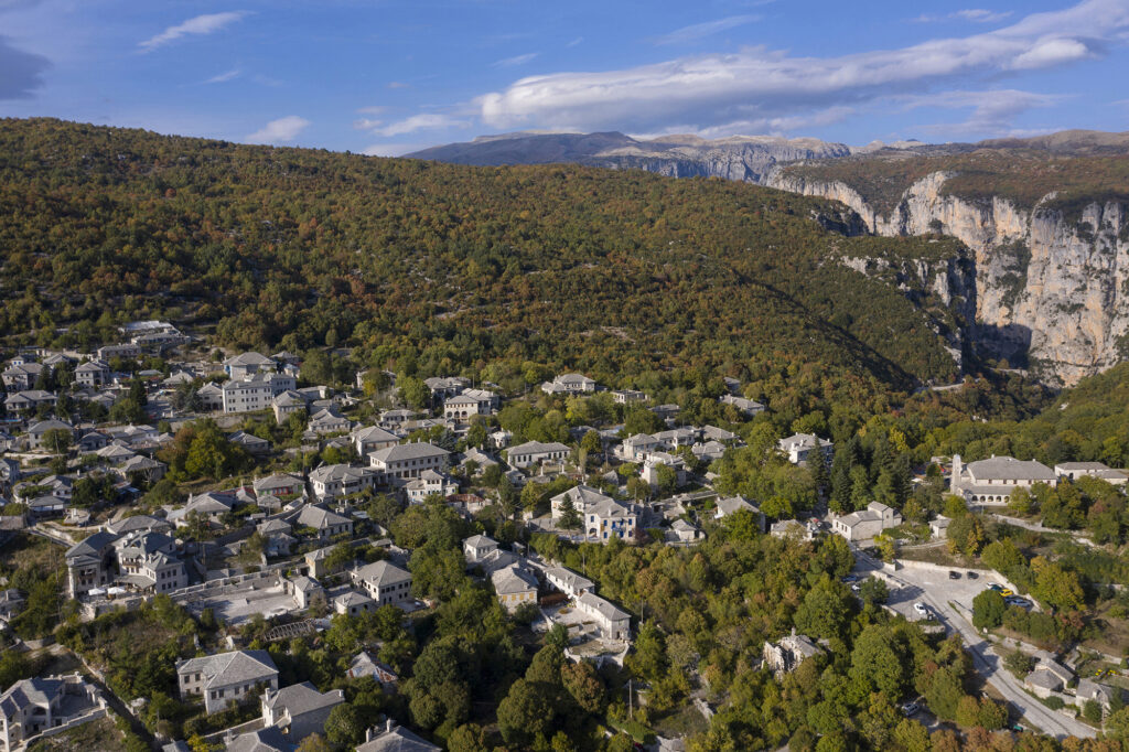 Χριστούγεννα στο Μονοδένδρι Ζαγορίου | travel.gr